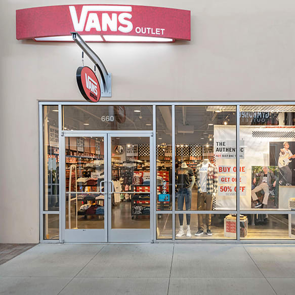 VANS STORE - SEATTLE PREMIUM OT in Tulalip, WA, 98271