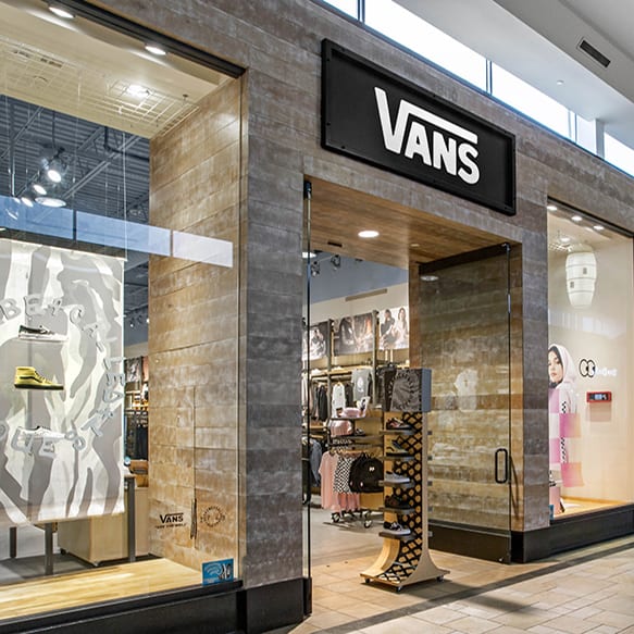 VANS STORE - SMITH HAVEN MALL in Lake Grove, NY, 11755