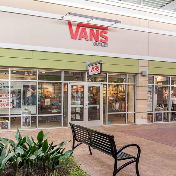VANS STORE - OUTLET SHOPPES@ATLANTA in Woodstock, GA, 30188