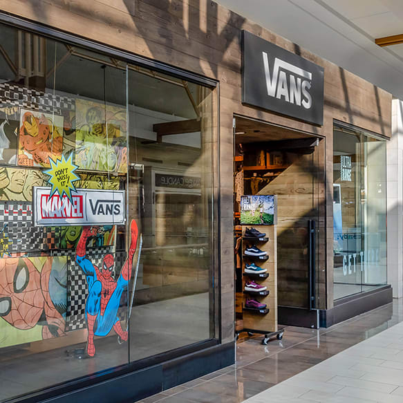 VANS STORE - ROCKINGHAM PARK MALL in Salem, NH, 03079