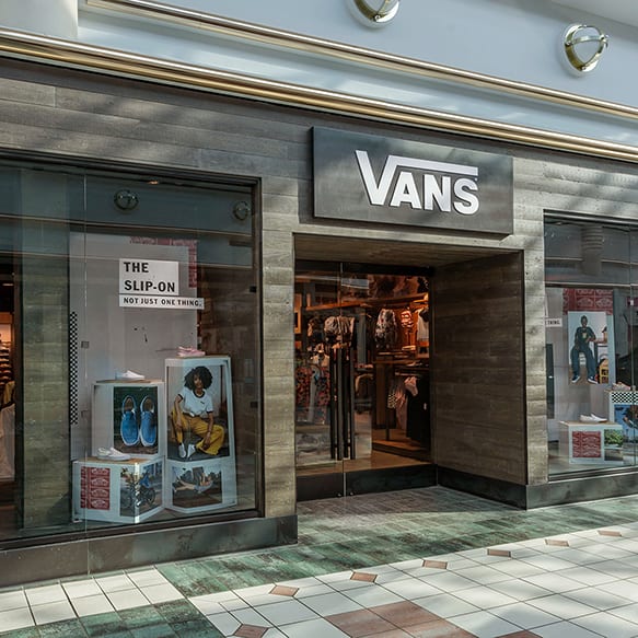 VANS STORE - EASTVIEW MALL in Victor, NY, 14564