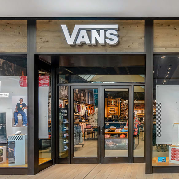 VANS STORE - OAK PARK MALL in Overland Park, KS, 66214