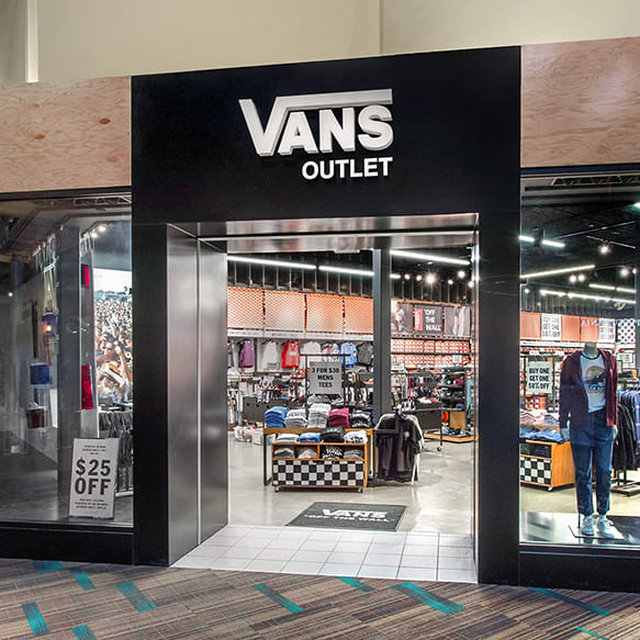 VANS STORE - GREAT LAKES CROSSING OUTLETS in Auburn Hills, MI, 48326
