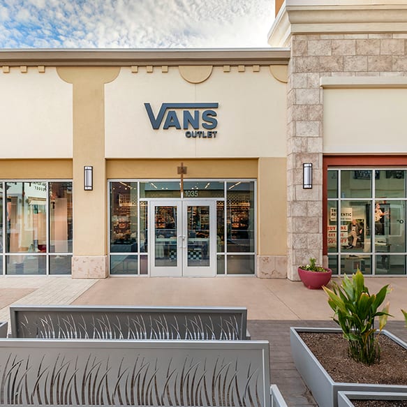 VANS STORE - TANGER OUTLETS AT FT. WORTH in Fort Worth, TX, 76177