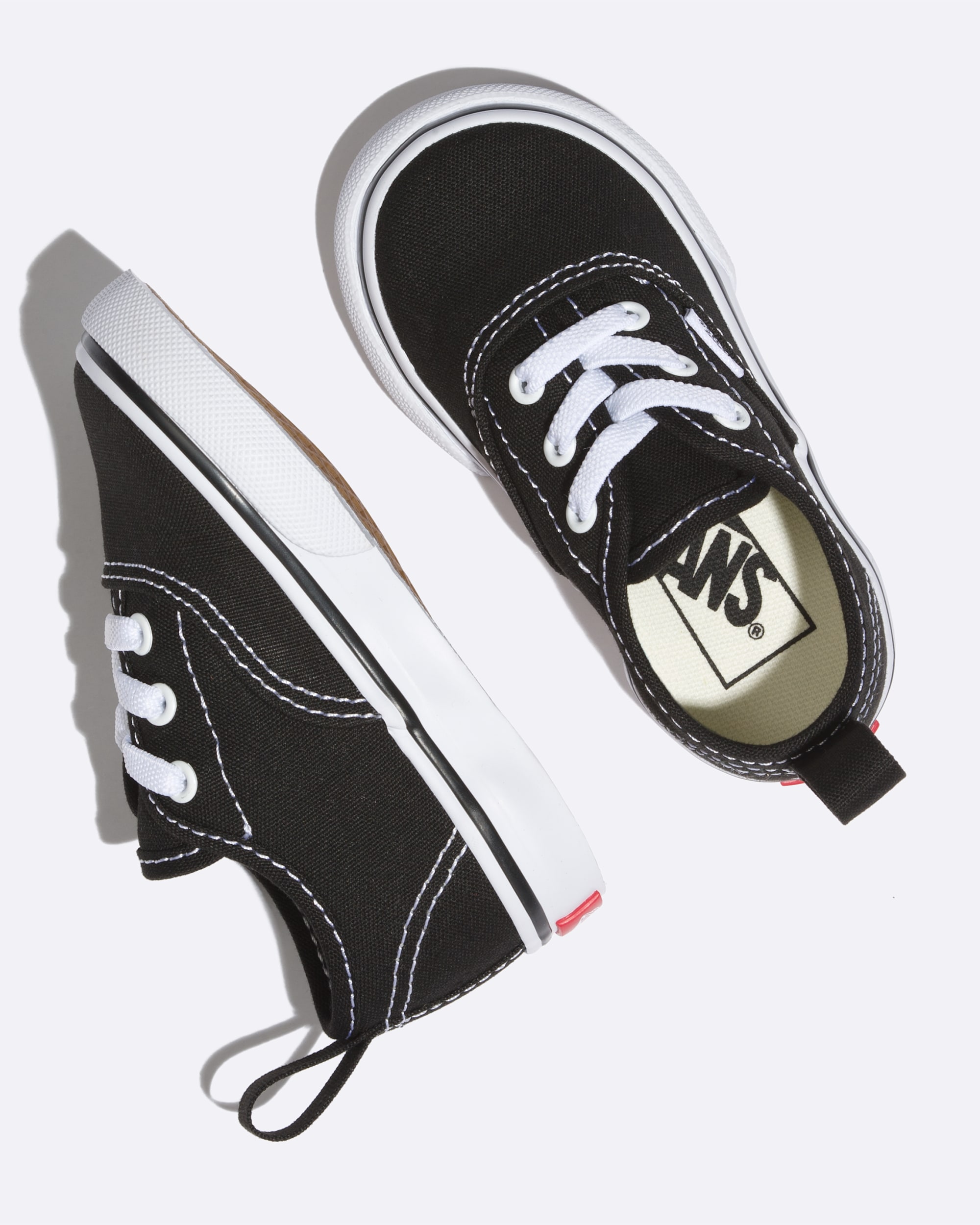 Toddler Authentic Shoe en Black / True White | Vans CA
