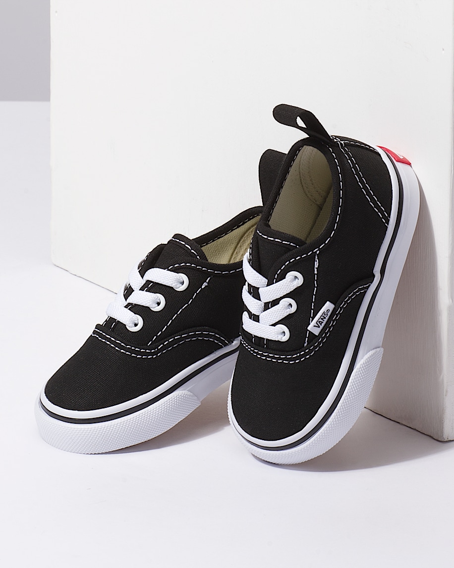 Toddler Authentic Shoe en Black / True White | Vans CA