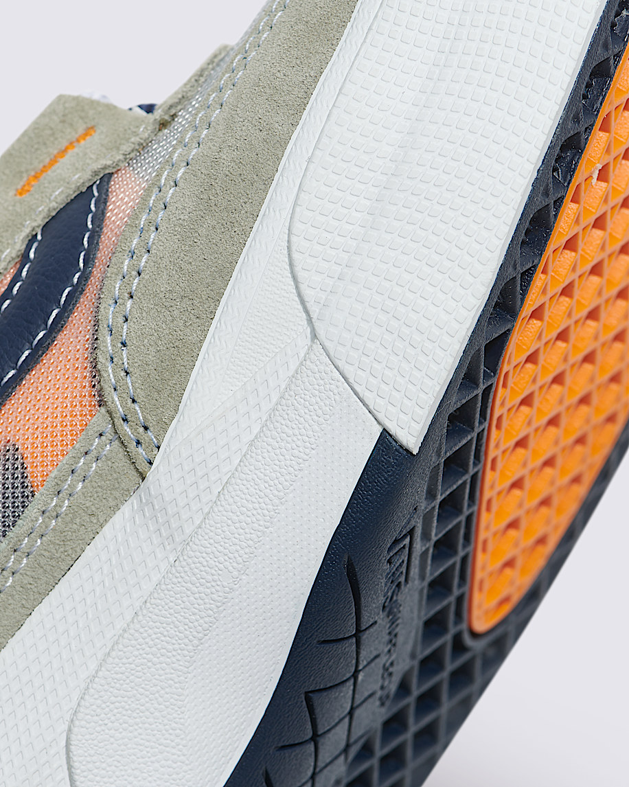 Wayvee Shoe in Smoke/Navy | Vans