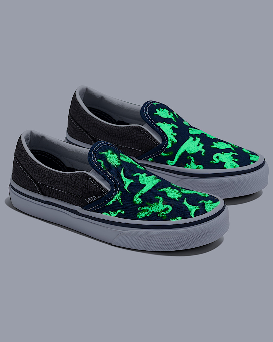 Kids Classic Slip-On Glow Shoe in Dark Blue / Grey| Vans US