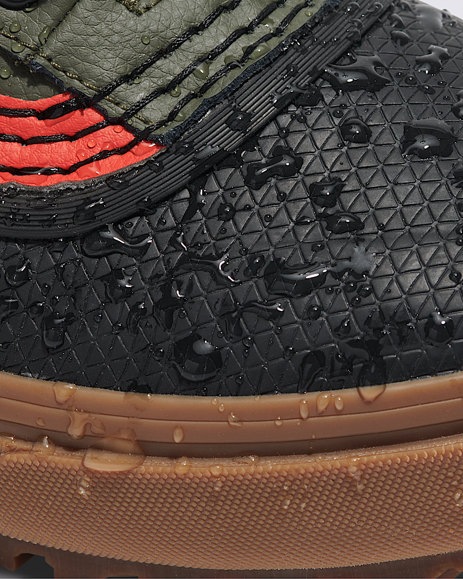 MTE Standard Waterproof Boot in Green / Gum | Vans