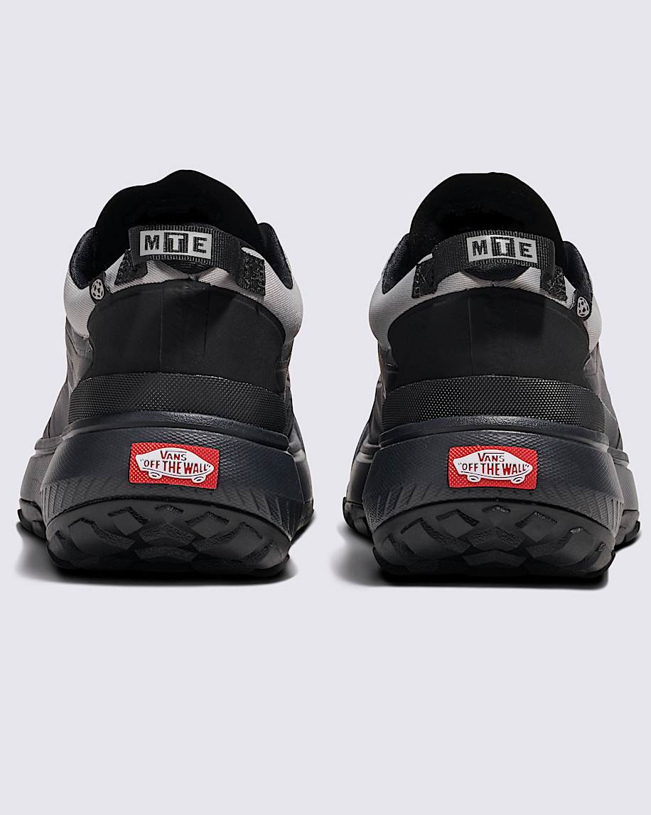 MTE Crosspath Shoe in Frost Grey / Black | Vans