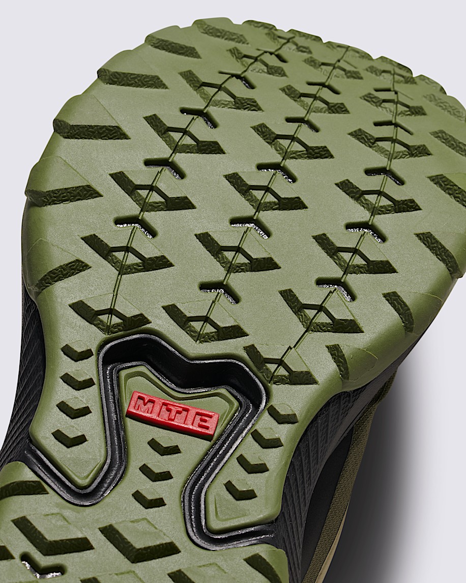 MTE Crosspath Shoe in Olive Green / Black | Vans