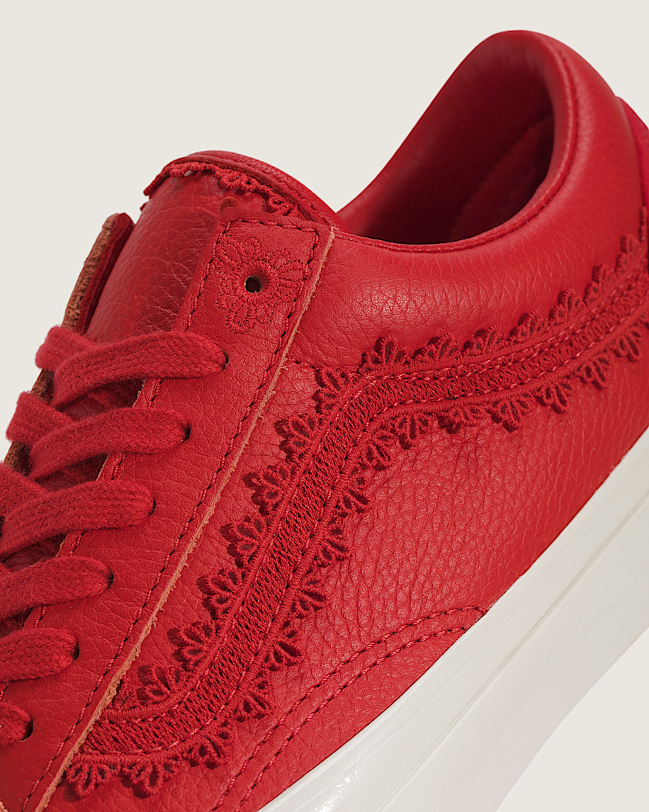 Premium Old Skool Shoe en Racing Red | Vans CA